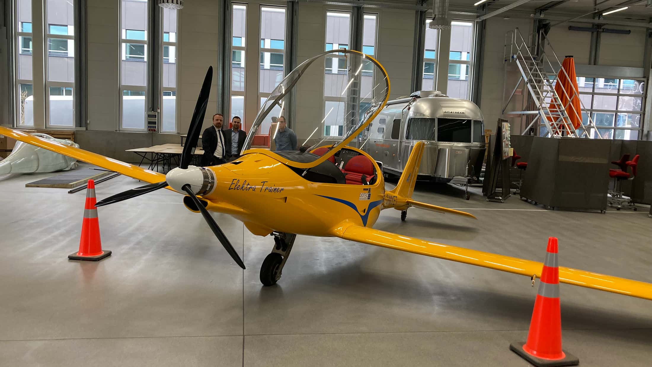 Zweisitziges Elektro-UL vorgestellt