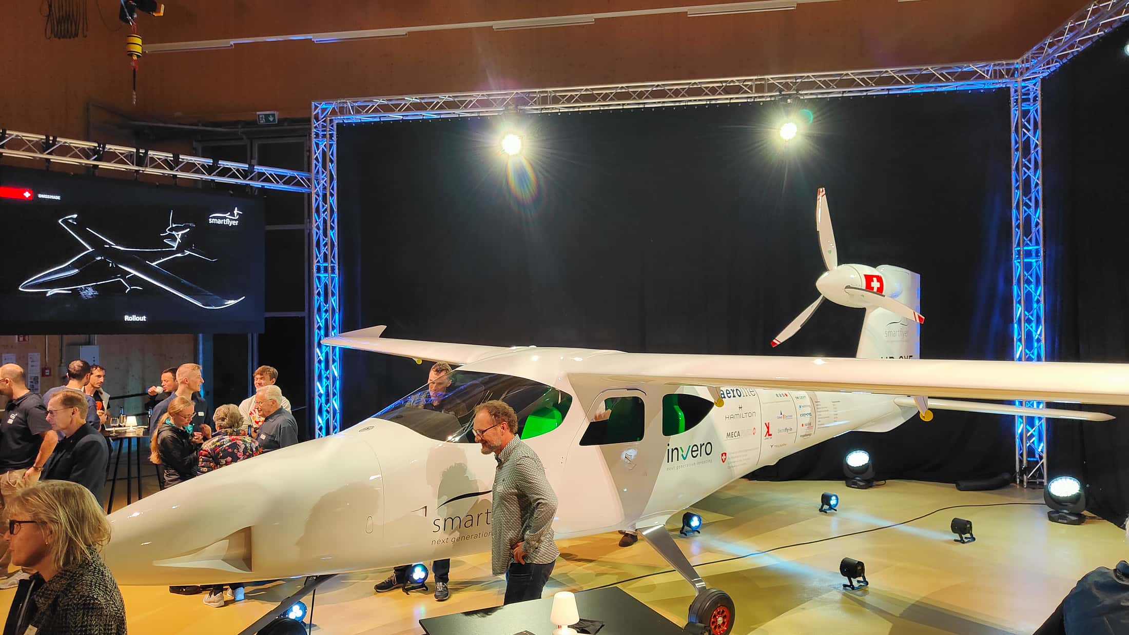 Smartflyer präsentiert neues Hybrid-Flugzeug