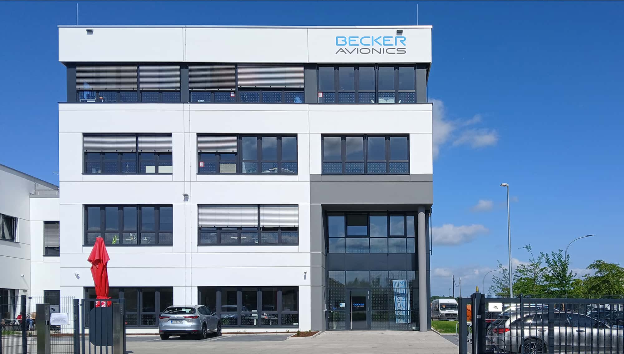 Becker Avionics: Neues Hauptquartier eingeweiht